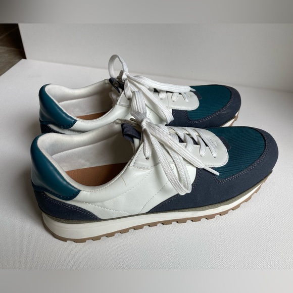 Universal Thread | Shoes | Universal Thread Retro Style Sneakers | Poshmark